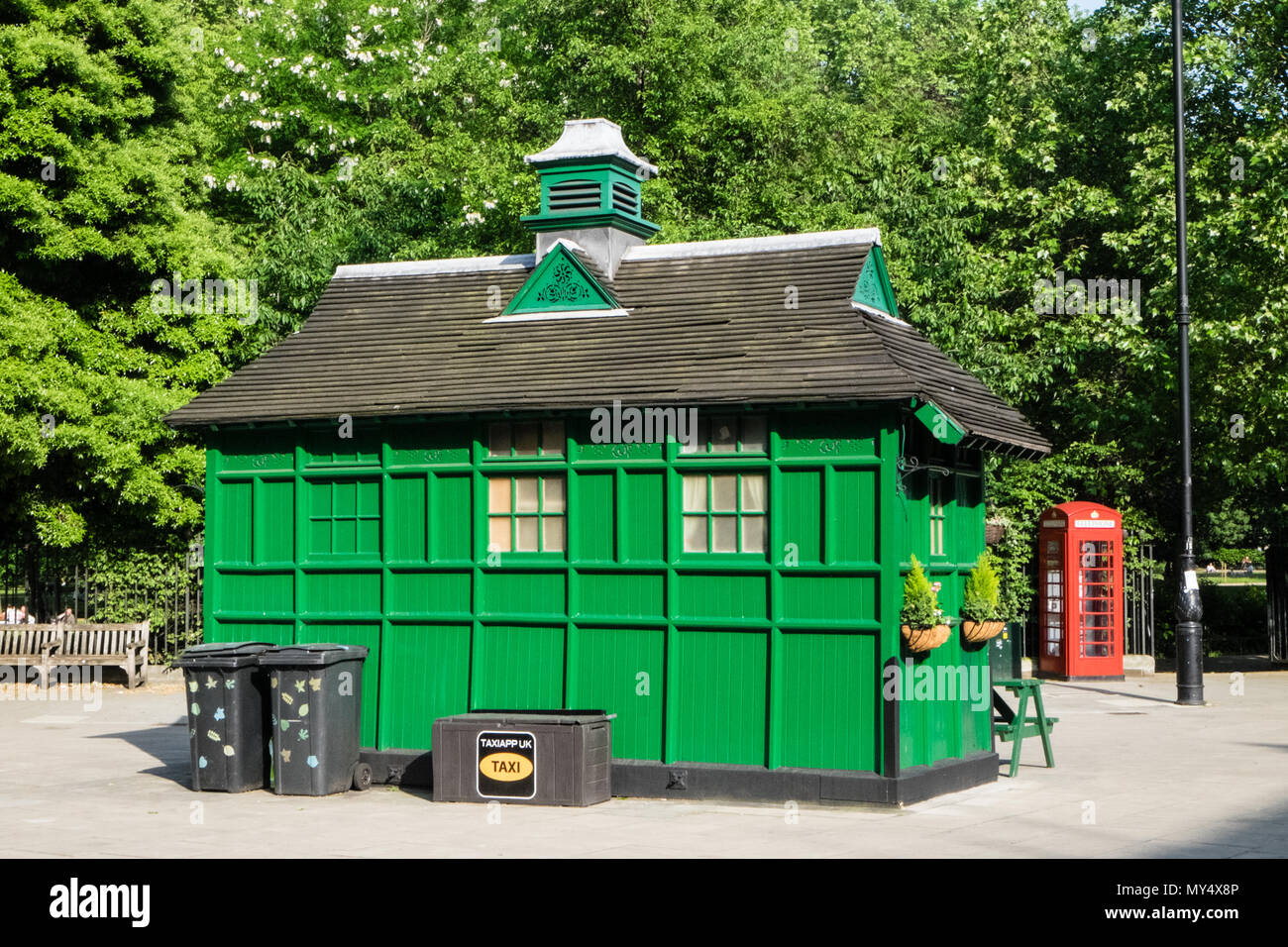 Green hut london hi-res stock photography and images - Alamy