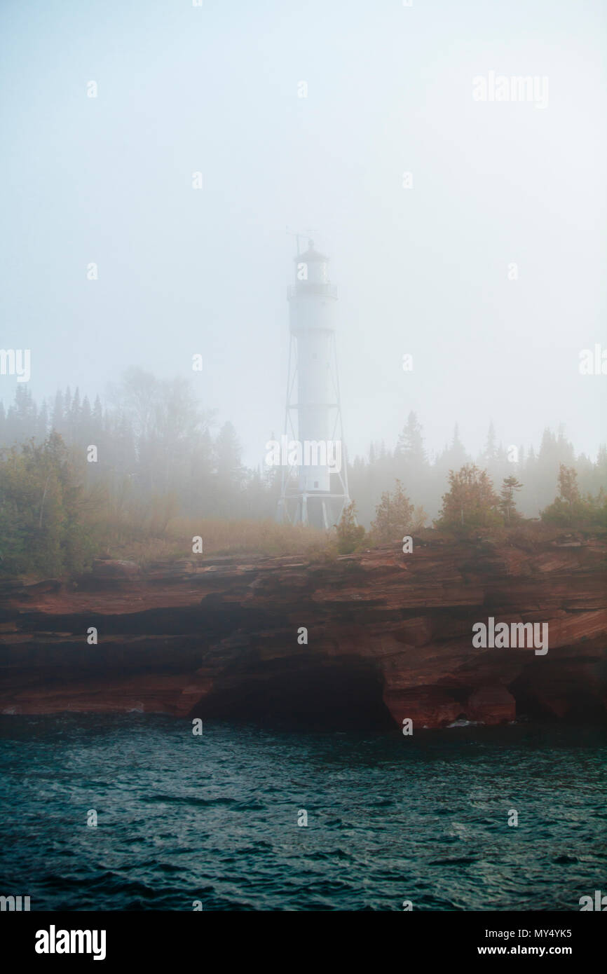 Devil's Island Lighthouse on Lake Superior and the Apostle Islands ...