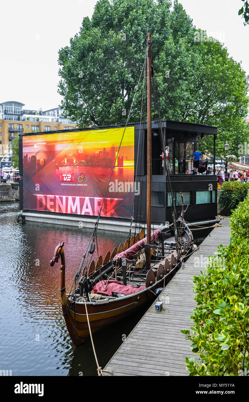 St katherines dock hi-res stock photography and images - Alamy