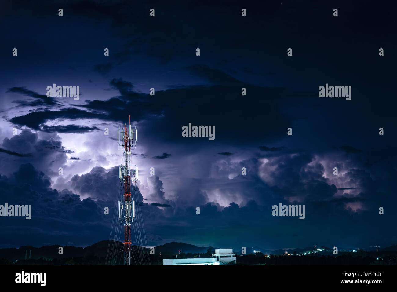 Exploding cell hi-res stock photography and images - Alamy