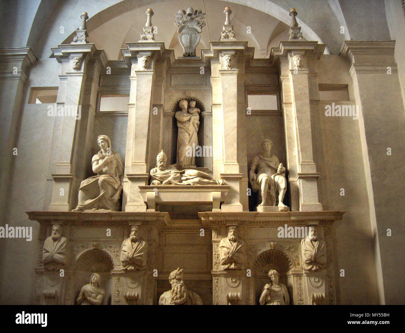 . English: Tomb of pope Julius II by Michelangelo, church San Pietro in ...