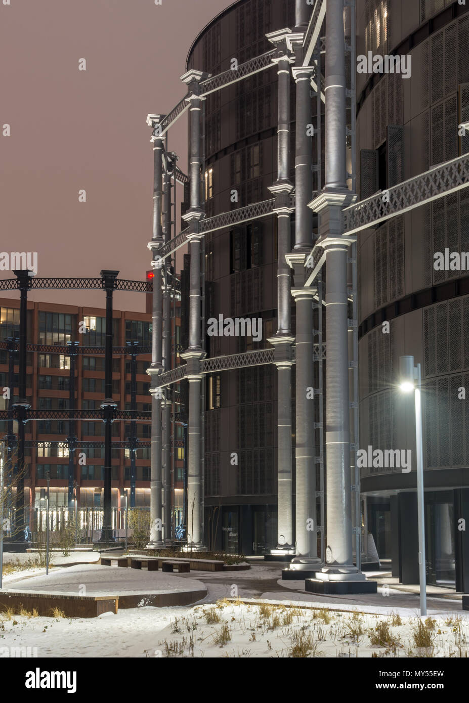 Gasometer england hi-res stock photography and images - Alamy