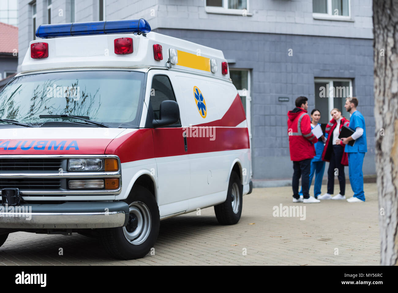 Emergency Doctors Car Stock Photos & Emergency Doctors Car Stock Images ...