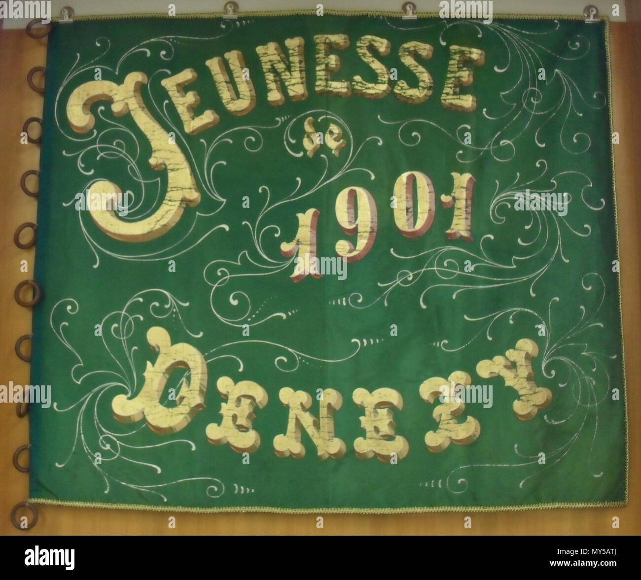 . Français : Drapeau de la jeunesse Denezy . 1901. Jeunesse de Denezy ...