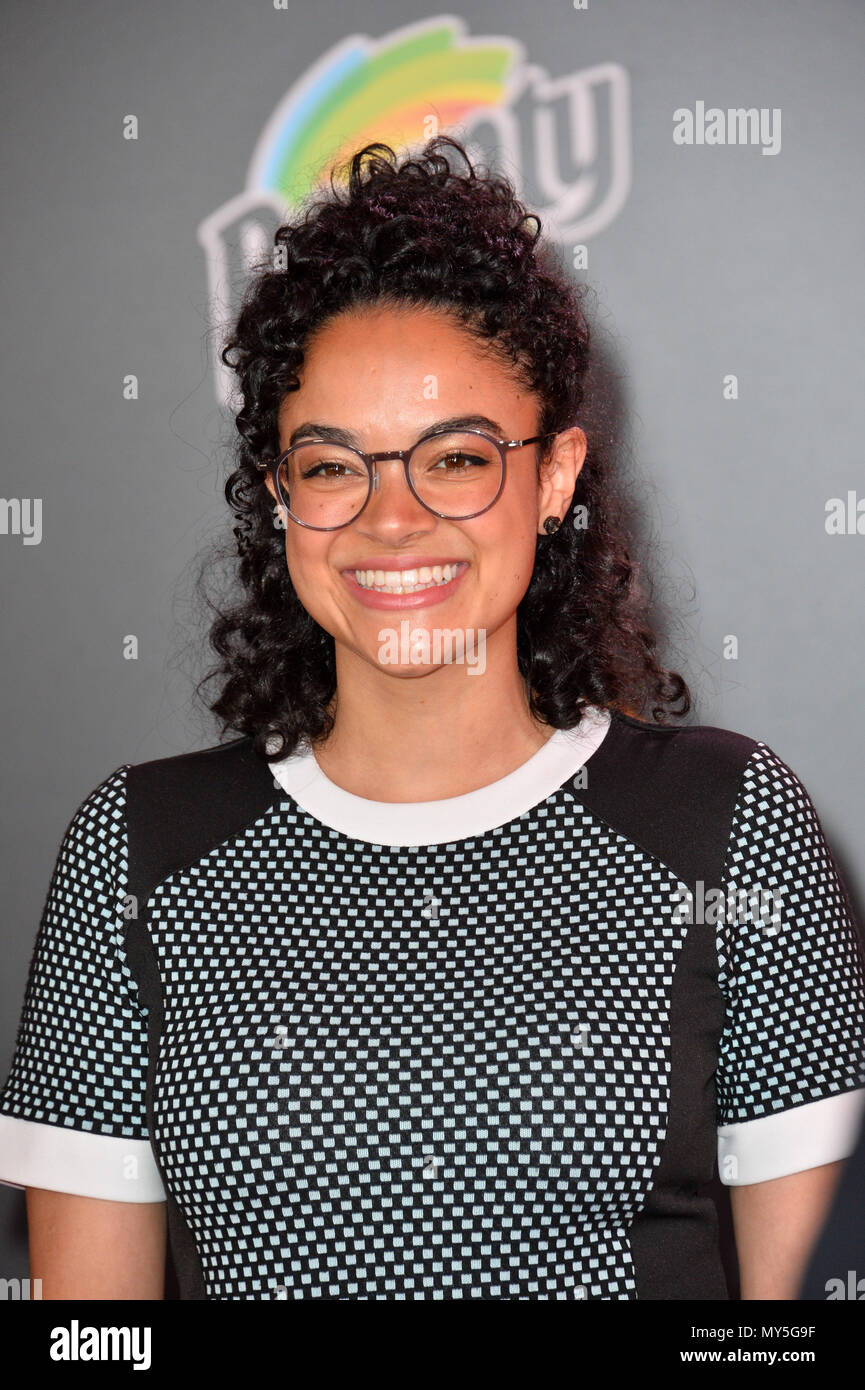 Sarah nicole robles hi-res stock photography and images - Alamy