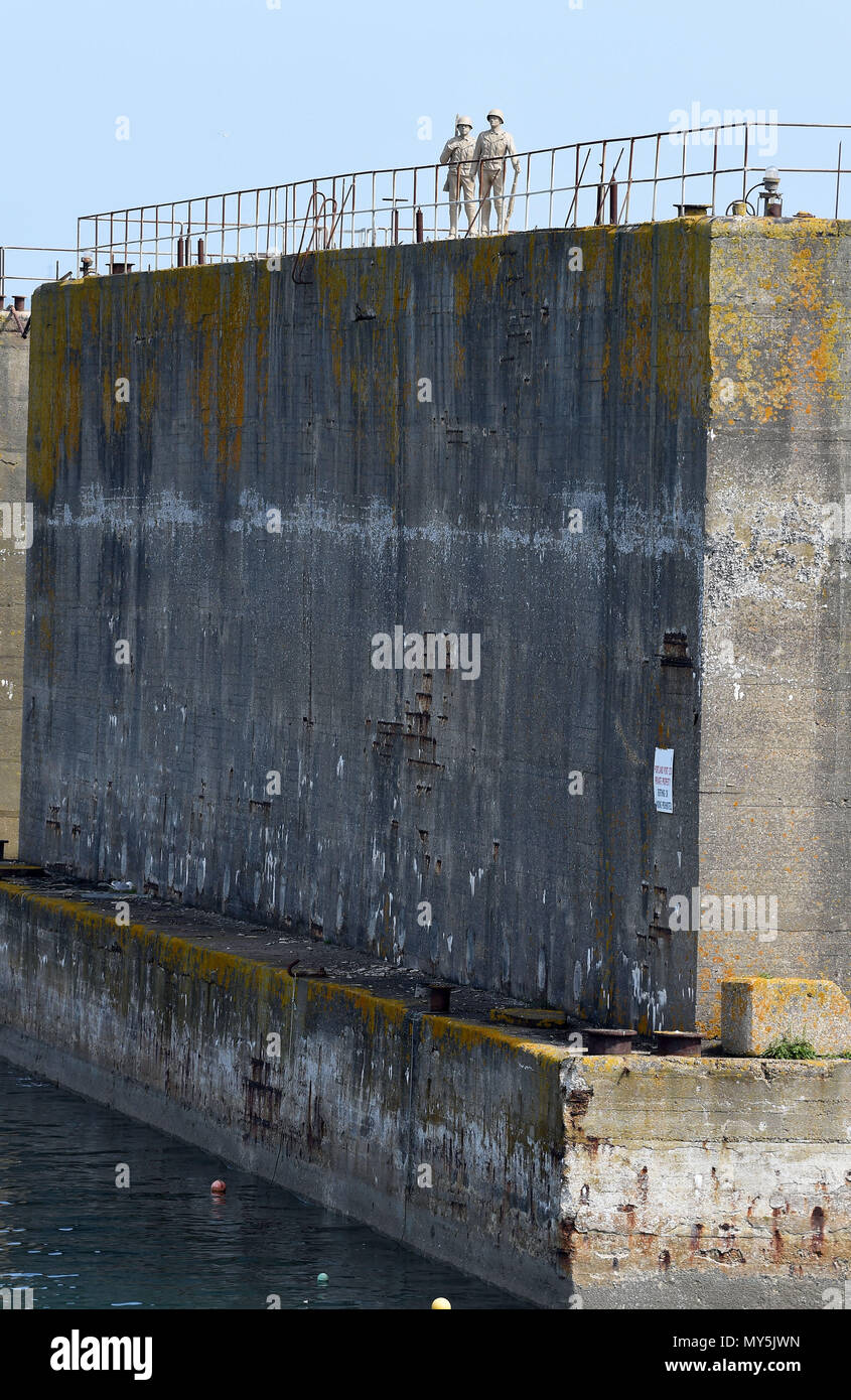 Mulberry Harbours, Portland, UK. 6th Jun, 2018. Unveiling and ...