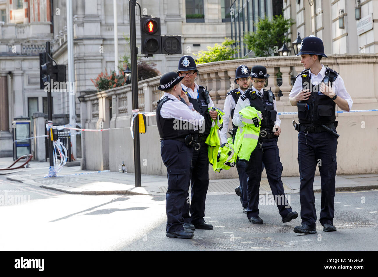 Mandarin hotel london exterior hi-res stock photography and images - Alamy