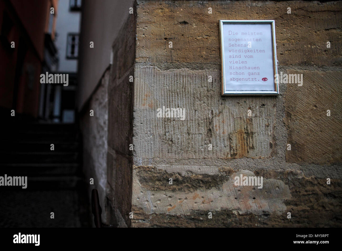 16 May 2018, Germany, Erfurt: A sign with the text 'Die meisten ...