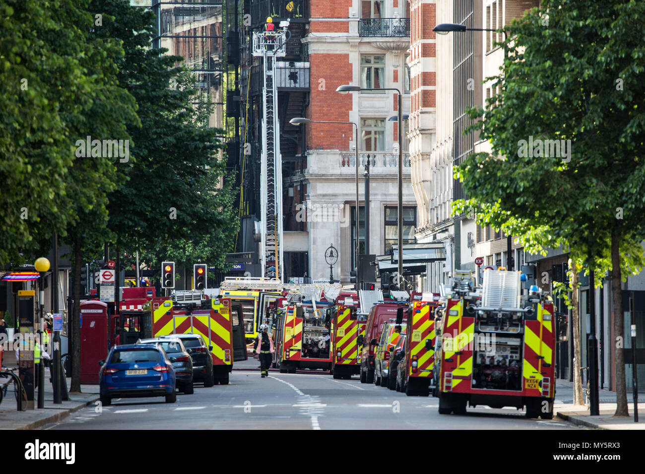 London, UK. 6th June, 2018. Emergency vehicles respond to a fire at the ...