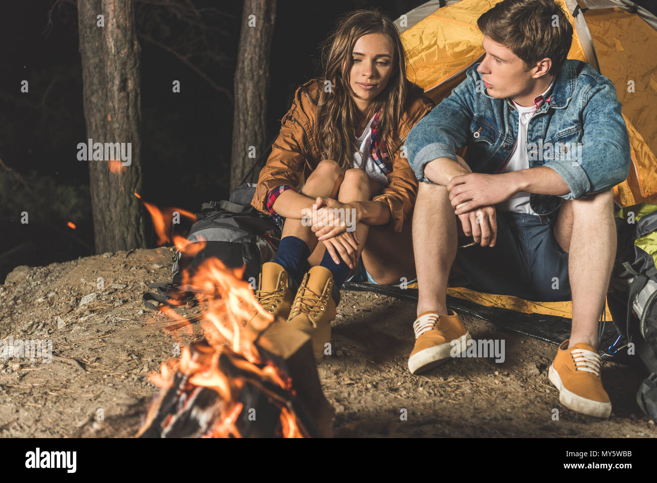 Hikers sitting hi-res stock photography and images - Alamy
