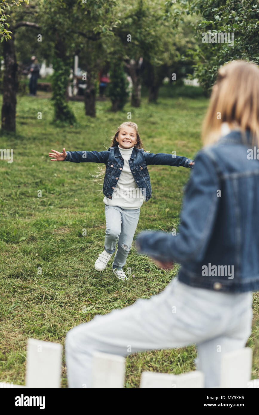 Outstretched hands hi-res stock photography and images - Alamy