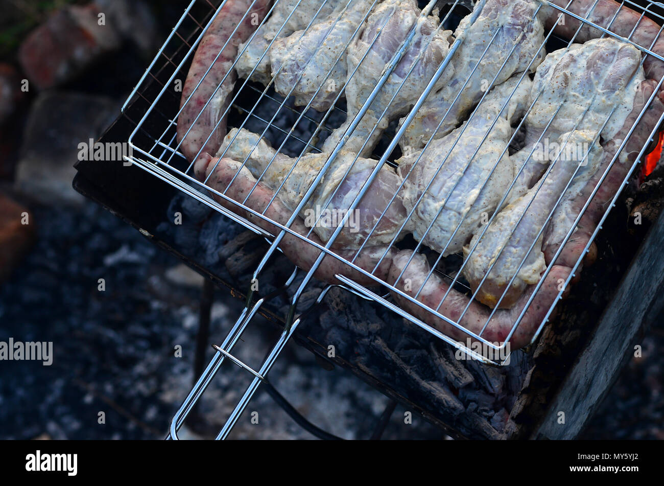Open chicken wing hi-res stock photography and images - Alamy