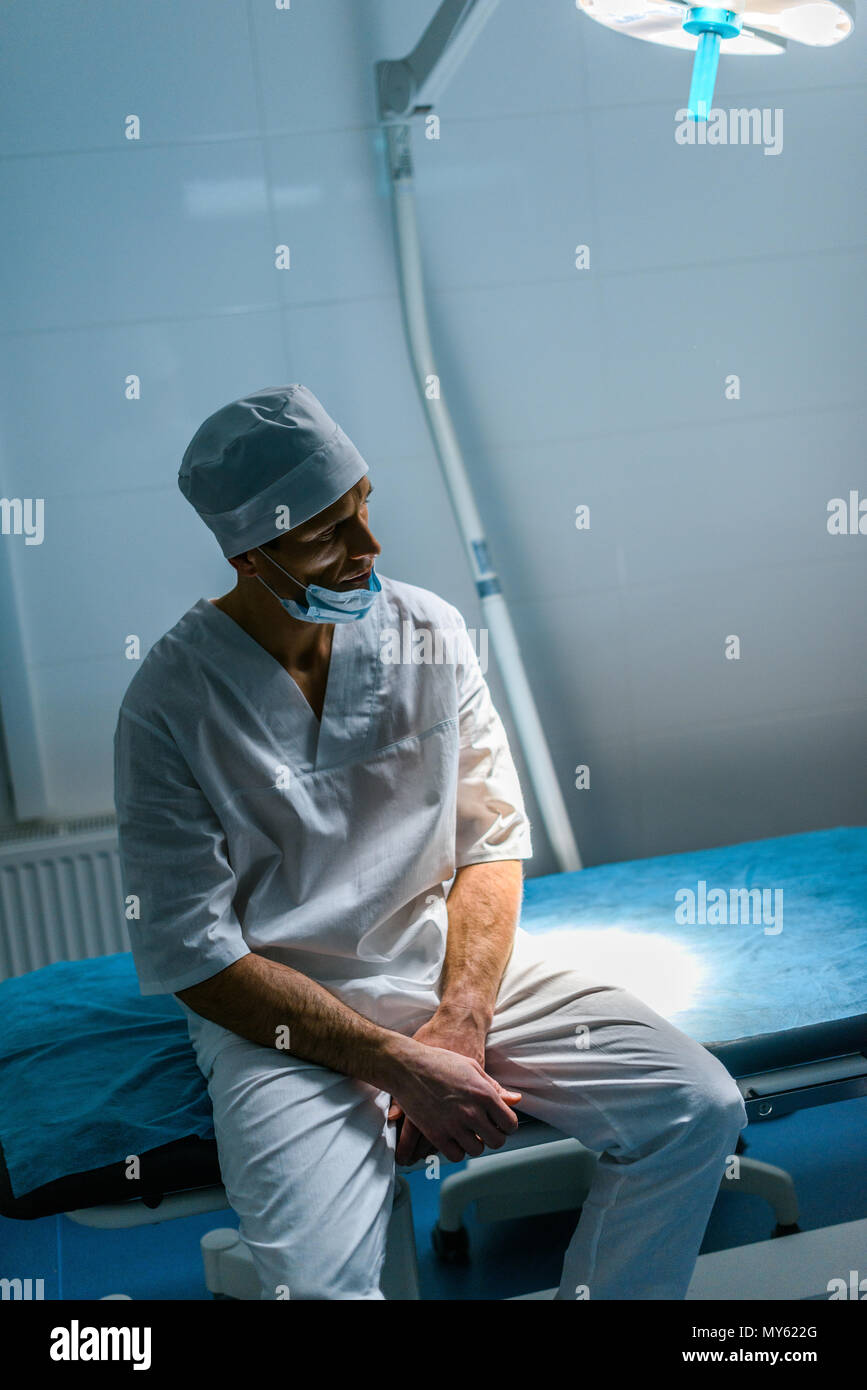 Doctor on away for an operation hi-res stock photography and images - Alamy