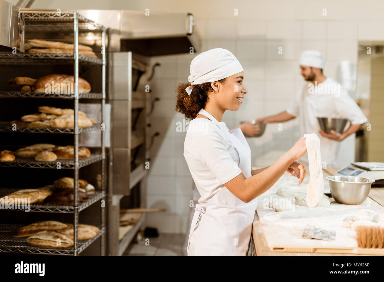 Female baker african american hi-res stock photography and images - Alamy