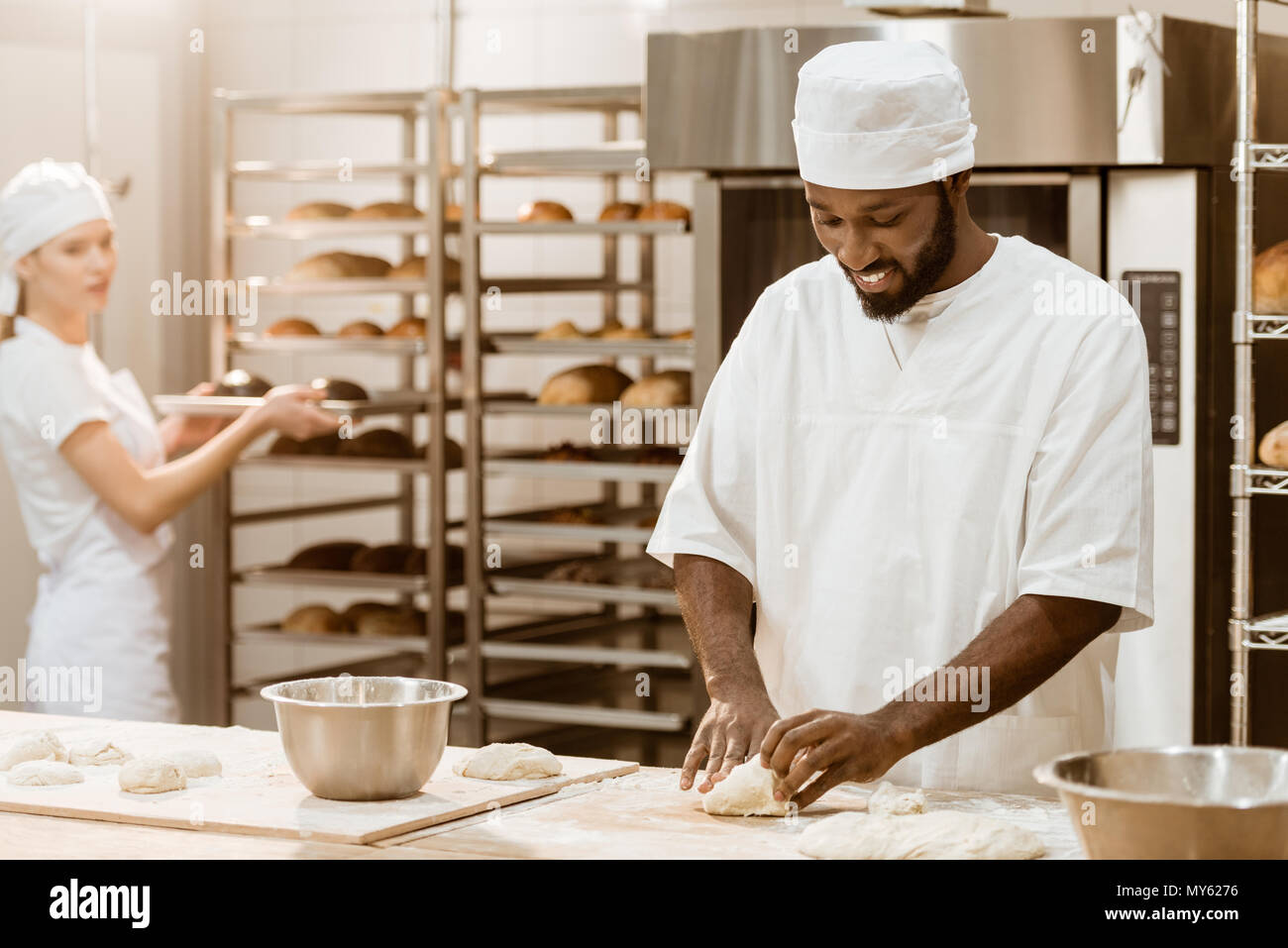 Female baker african american hi-res stock photography and images - Alamy
