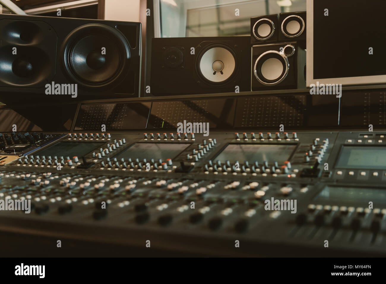 Graphic equalizer hi-res stock photography and images - Alamy