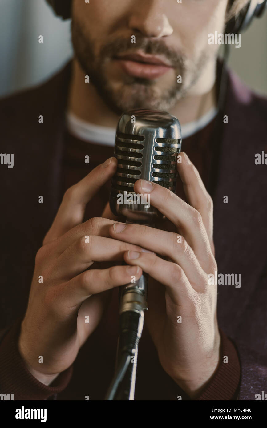 Singer skills hi-res stock photography and images - Alamy
