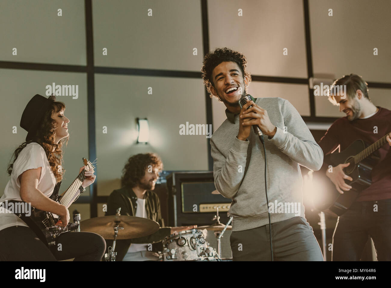 Happy musicians hi-res stock photography and images - Alamy