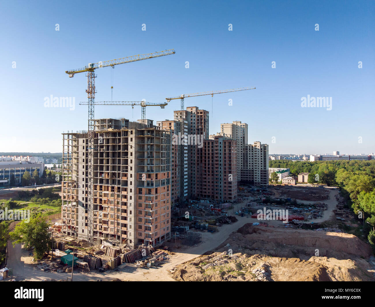 Multi storey apartment building hi-res stock photography and images - Alamy