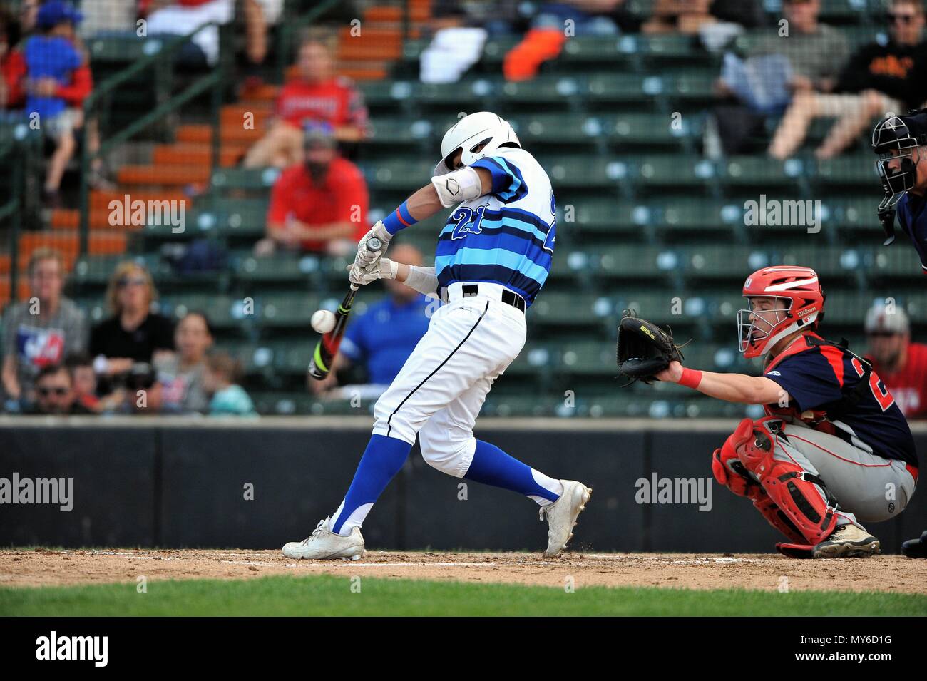 Batter in the batters box hi-res stock photography and images - Alamy