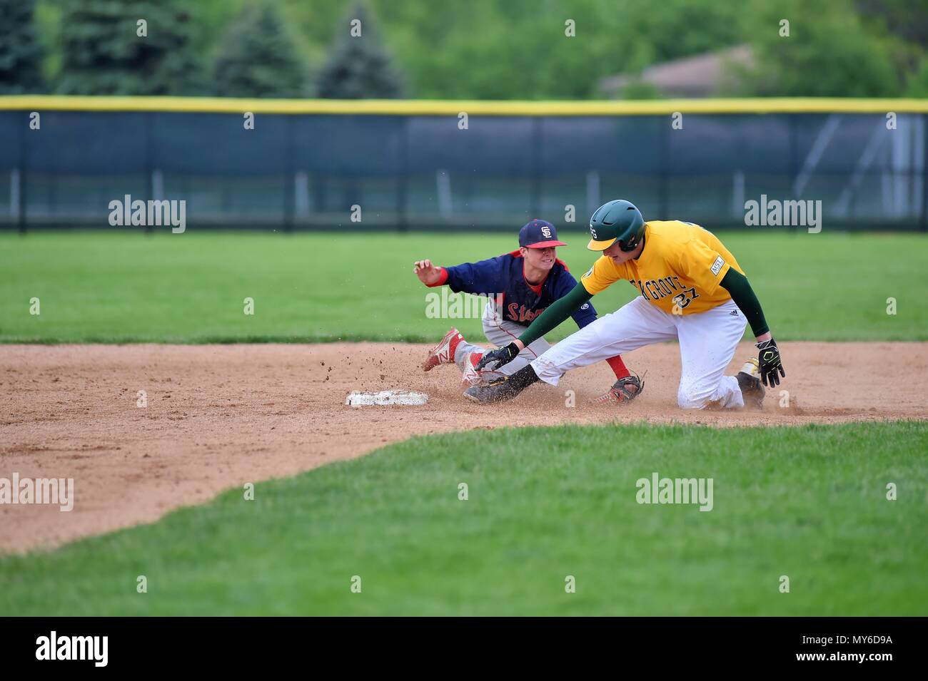 Stealing base baseball hi-res stock photography and images - Alamy