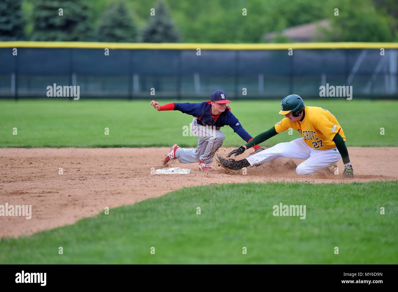 Stealing base baseball hi-res stock photography and images - Alamy