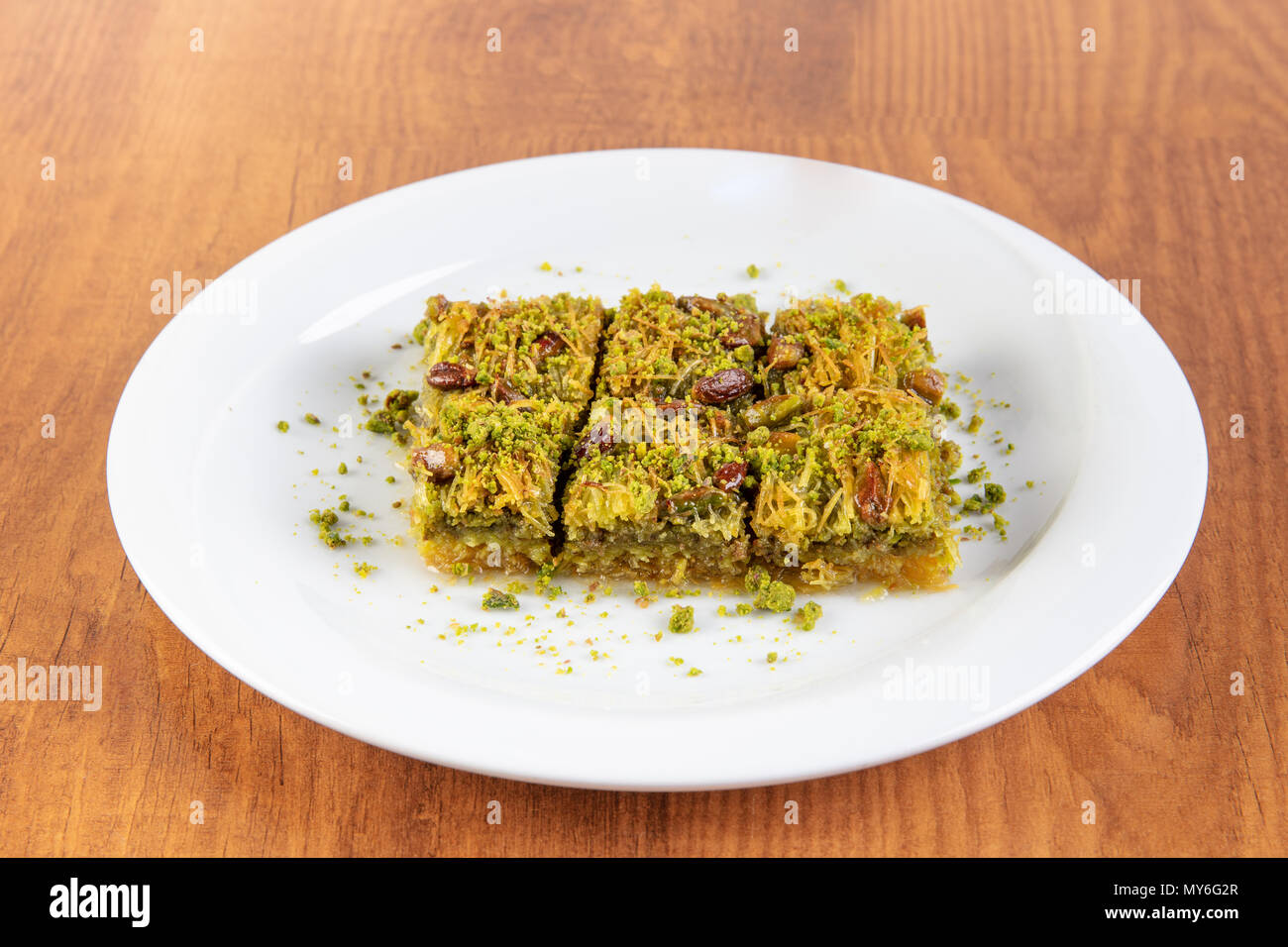 Turkish Dessert kadayif Stock Photo - Alamy