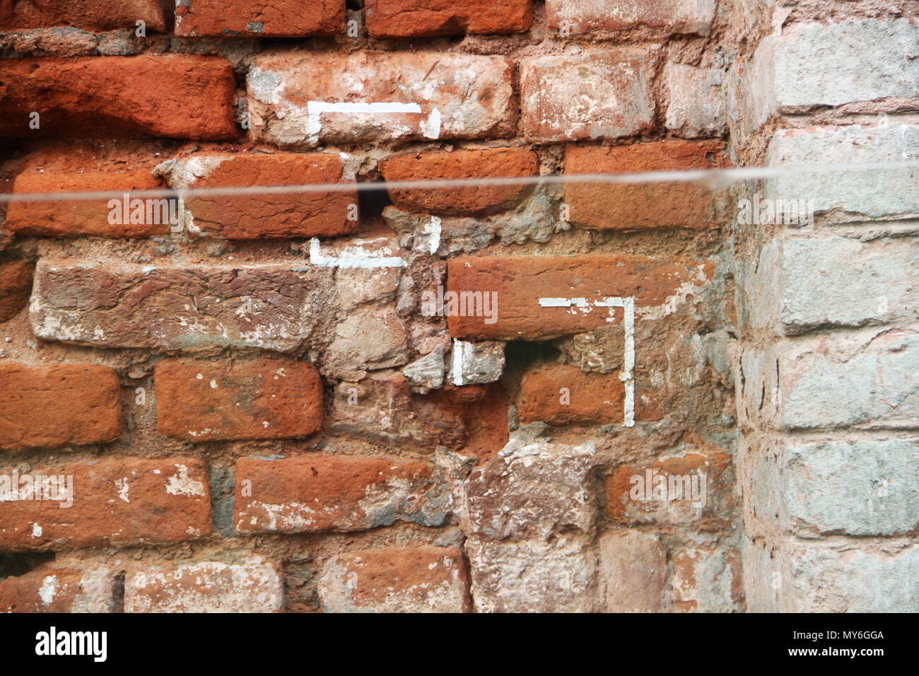 Bullet marks hi-res stock photography and images - Alamy