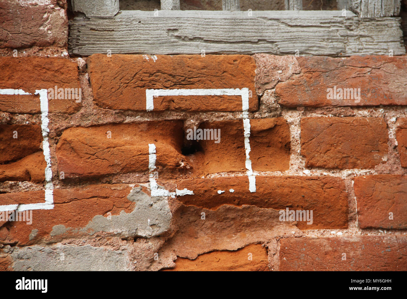 Bullet marks wall hi-res stock photography and images - Alamy