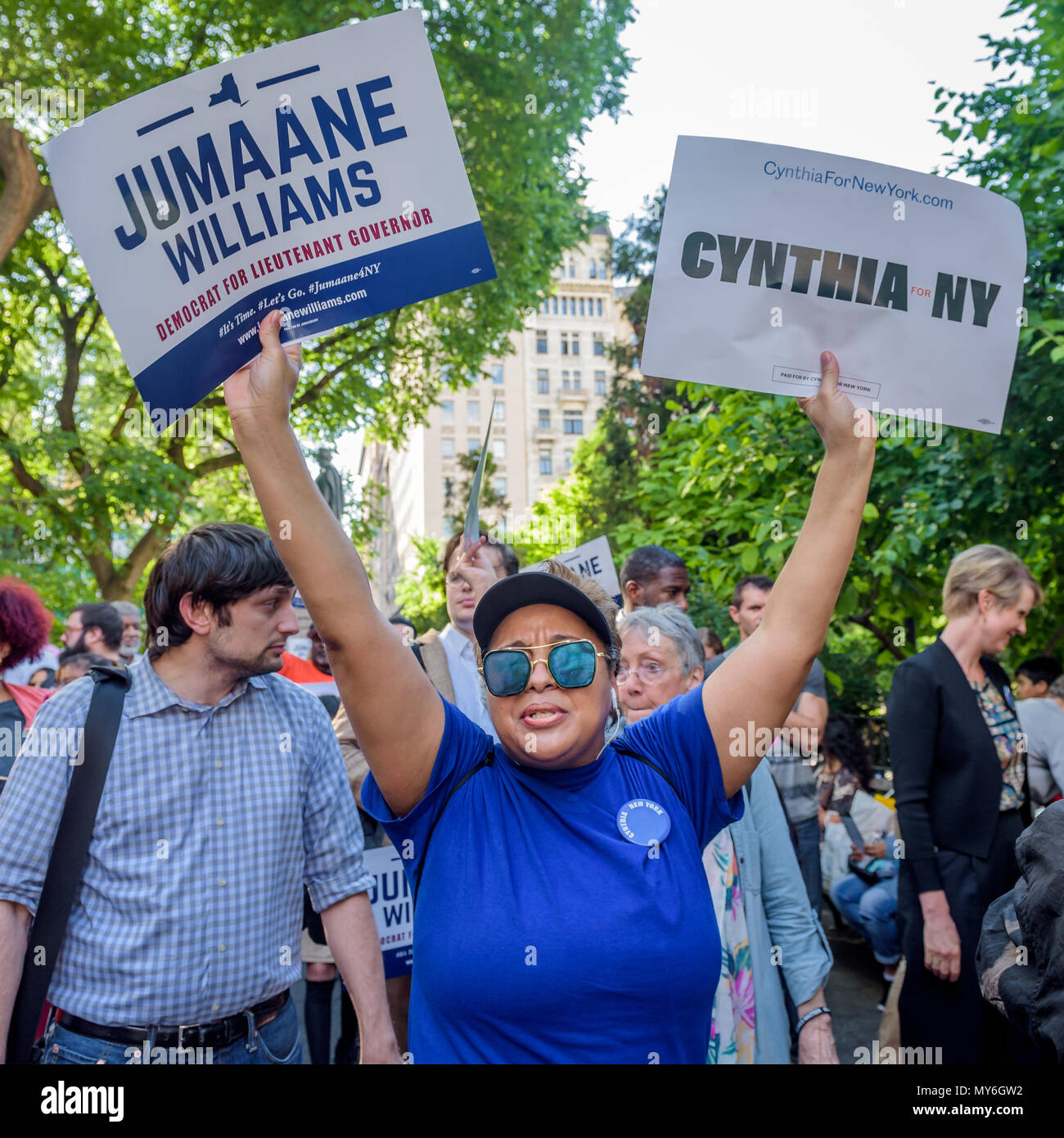 Hundreds of New Yorkers joined NY Governor candidate Cynthia Nixon and ...