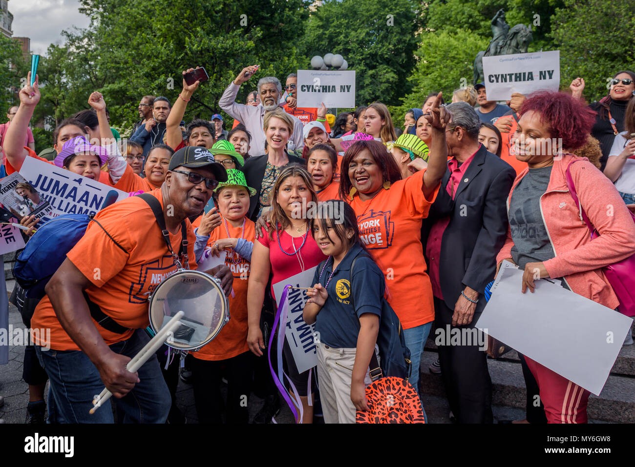 Hundreds of New Yorkers joined NY Governor candidate Cynthia Nixon and ...