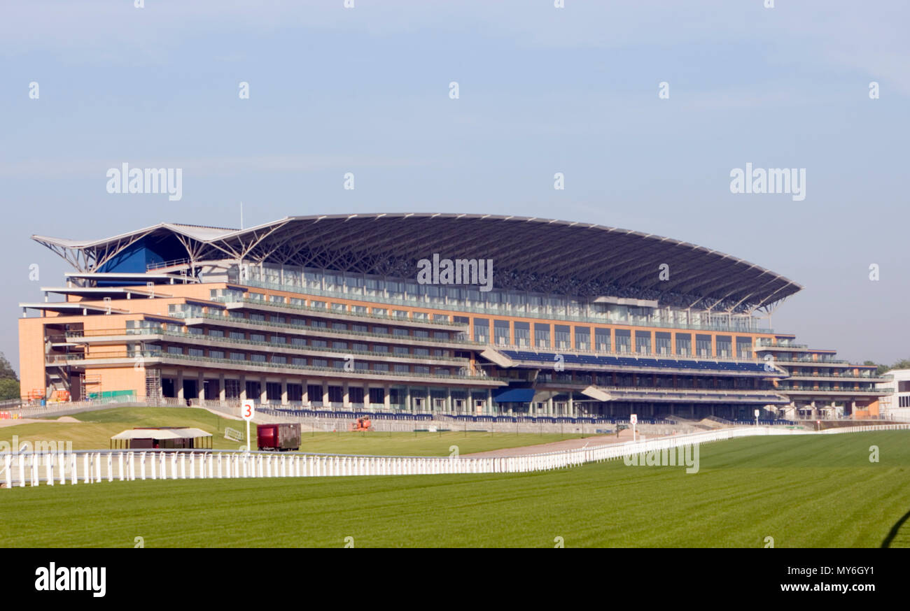 The 'new' grandstand just after completion in 2006 seen from trackside ...