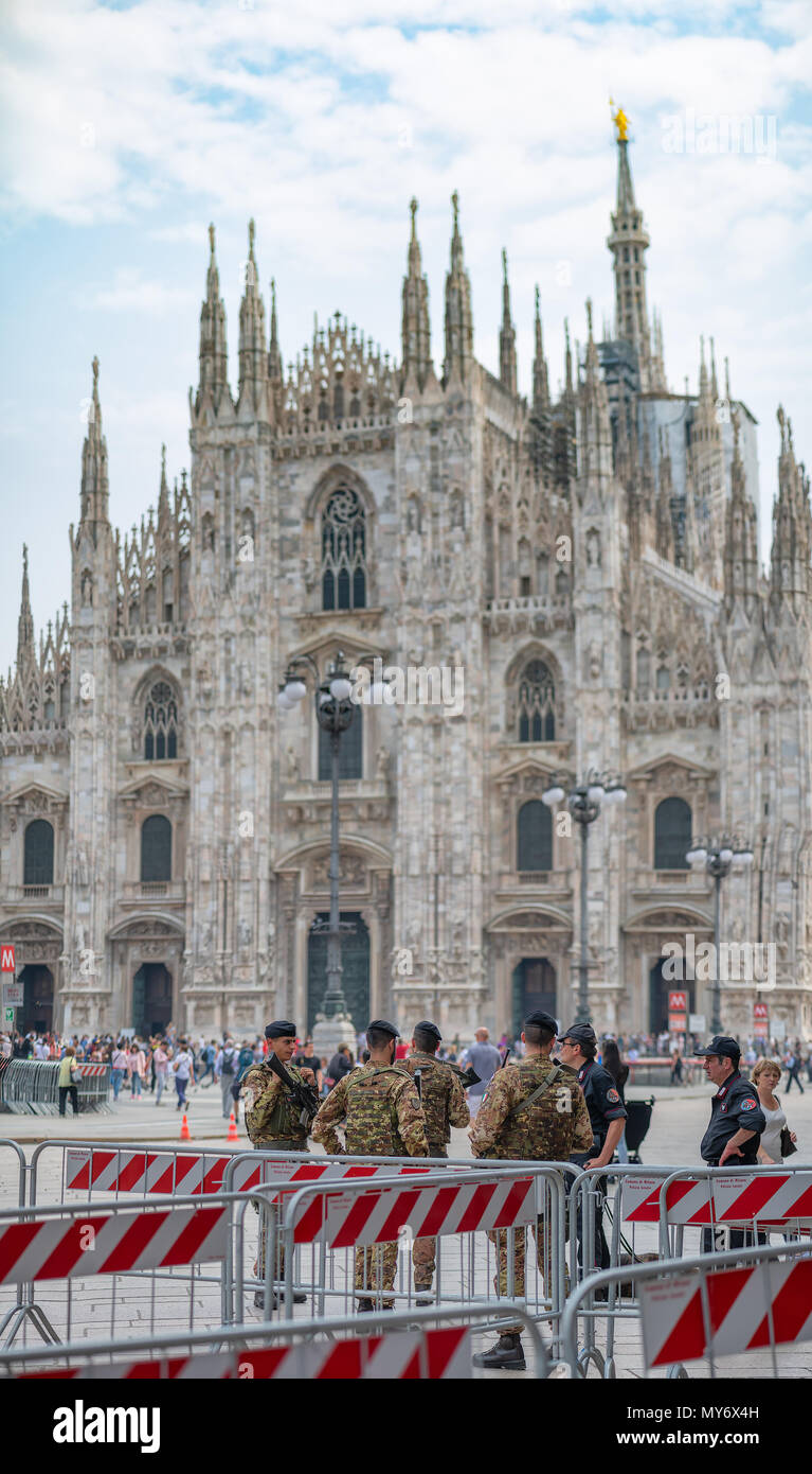 Milan, Italy - may, 30, 2018 : Italian army at the entrance to Milan's ...