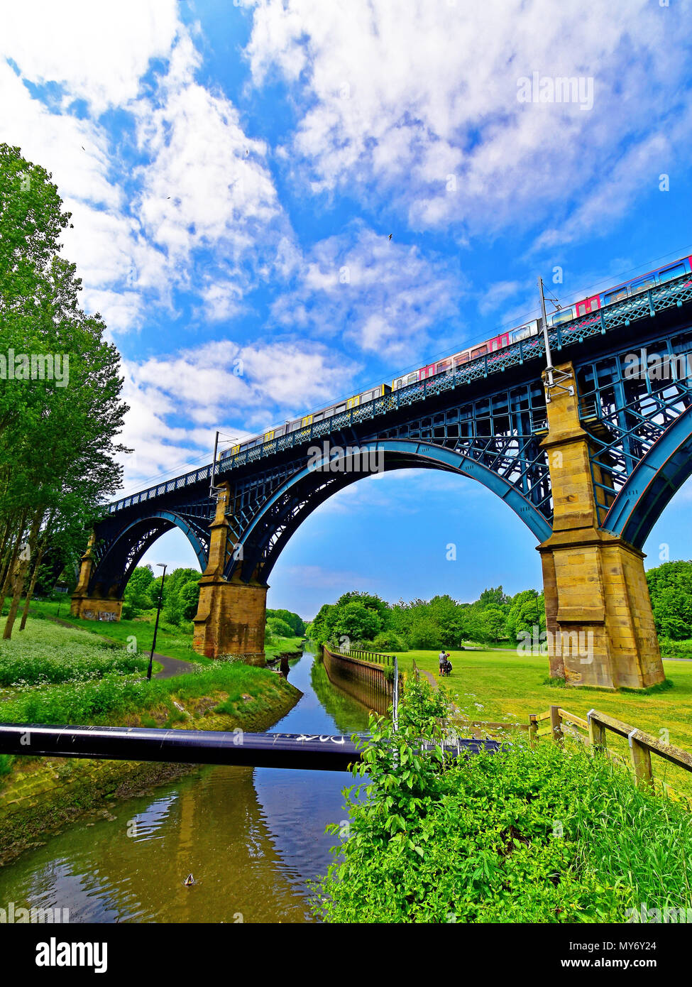 Newcastle upon tyne viaduct hi-res stock photography and images - Alamy