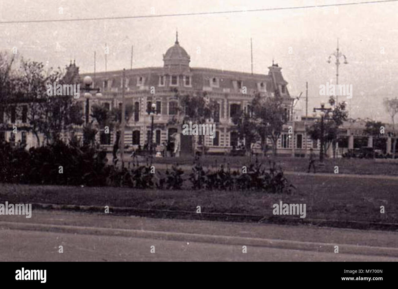 Claude sahut hi-res stock photography and images - Alamy