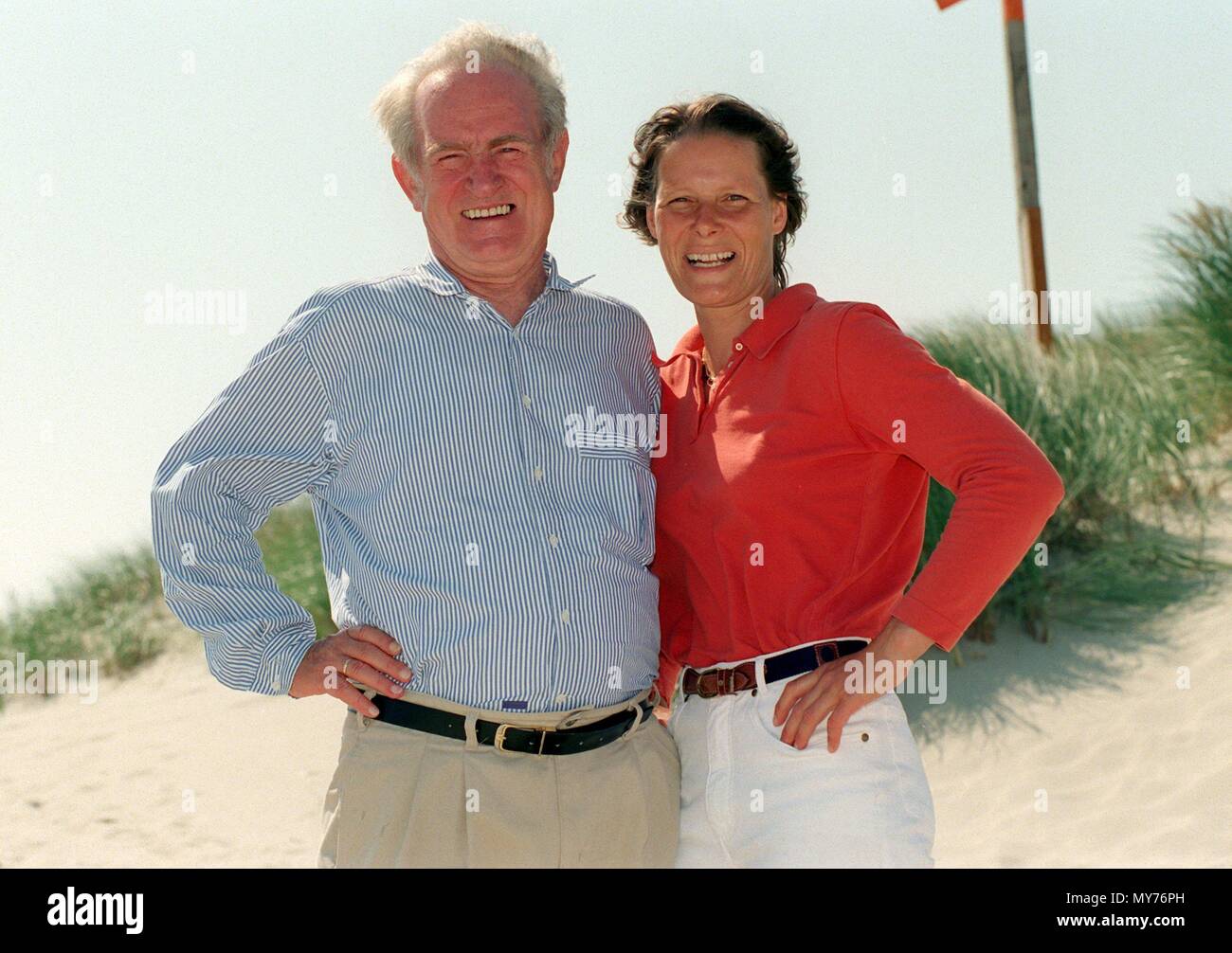 Premier of North Rhine-Westphalia Johannes Rau and wife Christina ...
