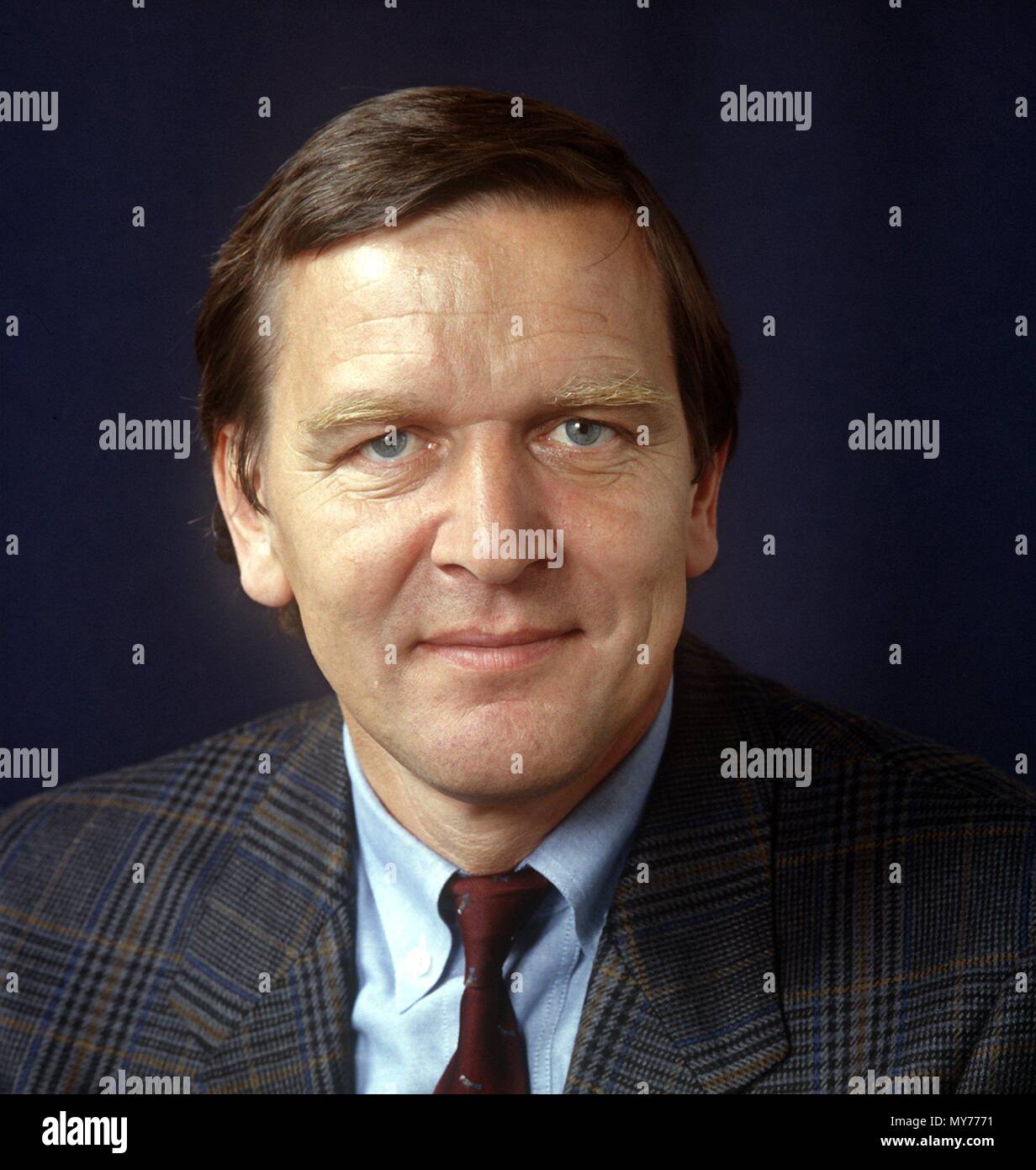 Gerhard Schroeder, SPD parliamentary group leader in the Lower Saxony ...