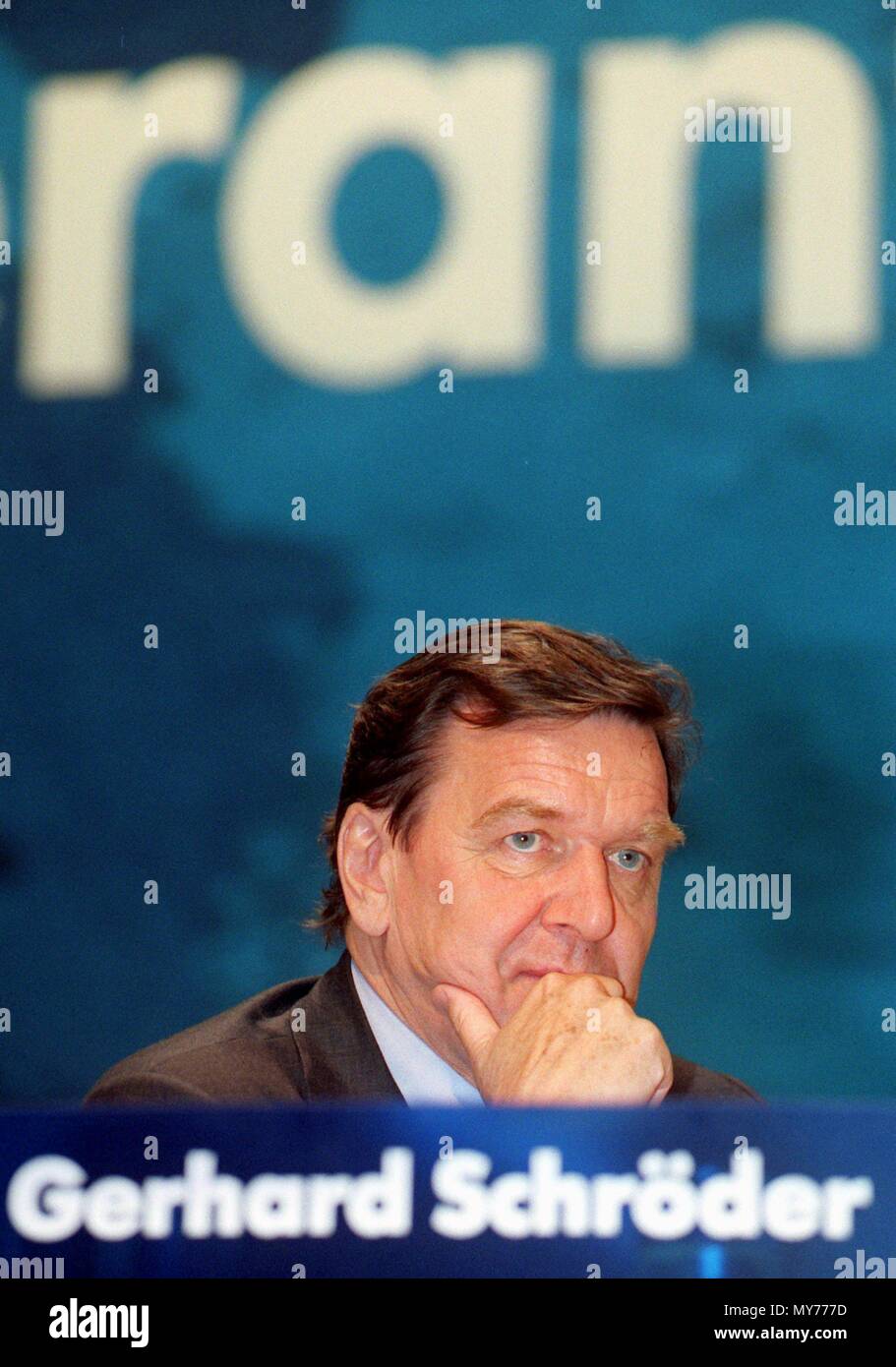 German Chancellor Gerhard Schroeder pictured during the SPD ...