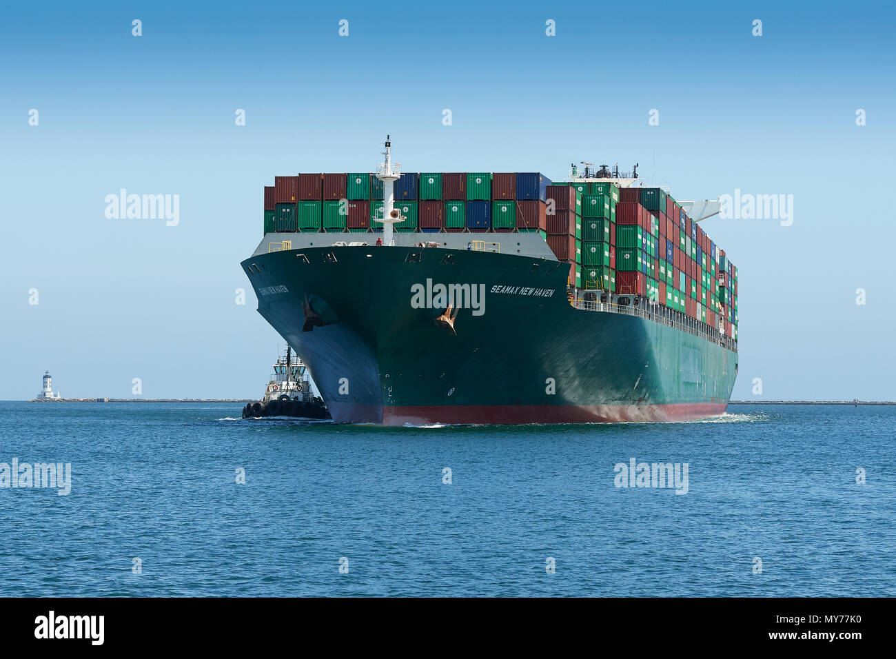 The Container Ship, SEAMAX NEW HAVEN, Entering The Los Angeles Main ...