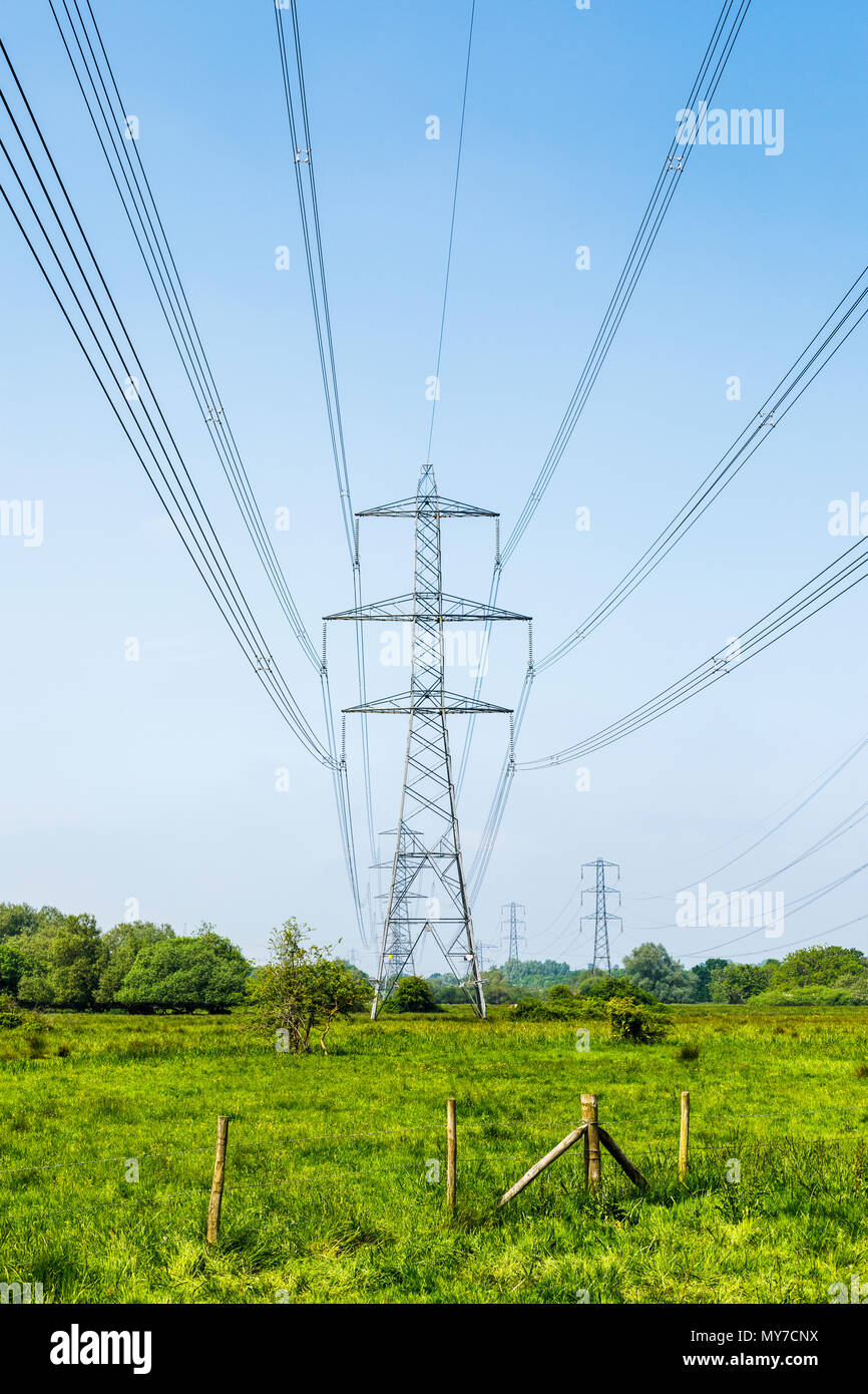 Overhead Cables Stock Photos & Overhead Cables Stock Images - Alamy
