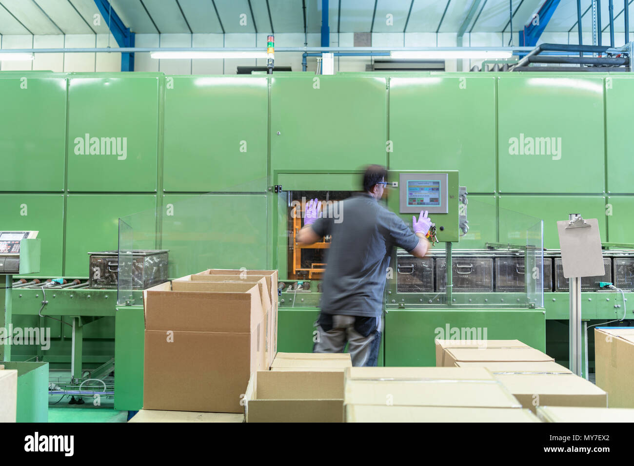 Moving parts hi-res stock photography and images - Alamy