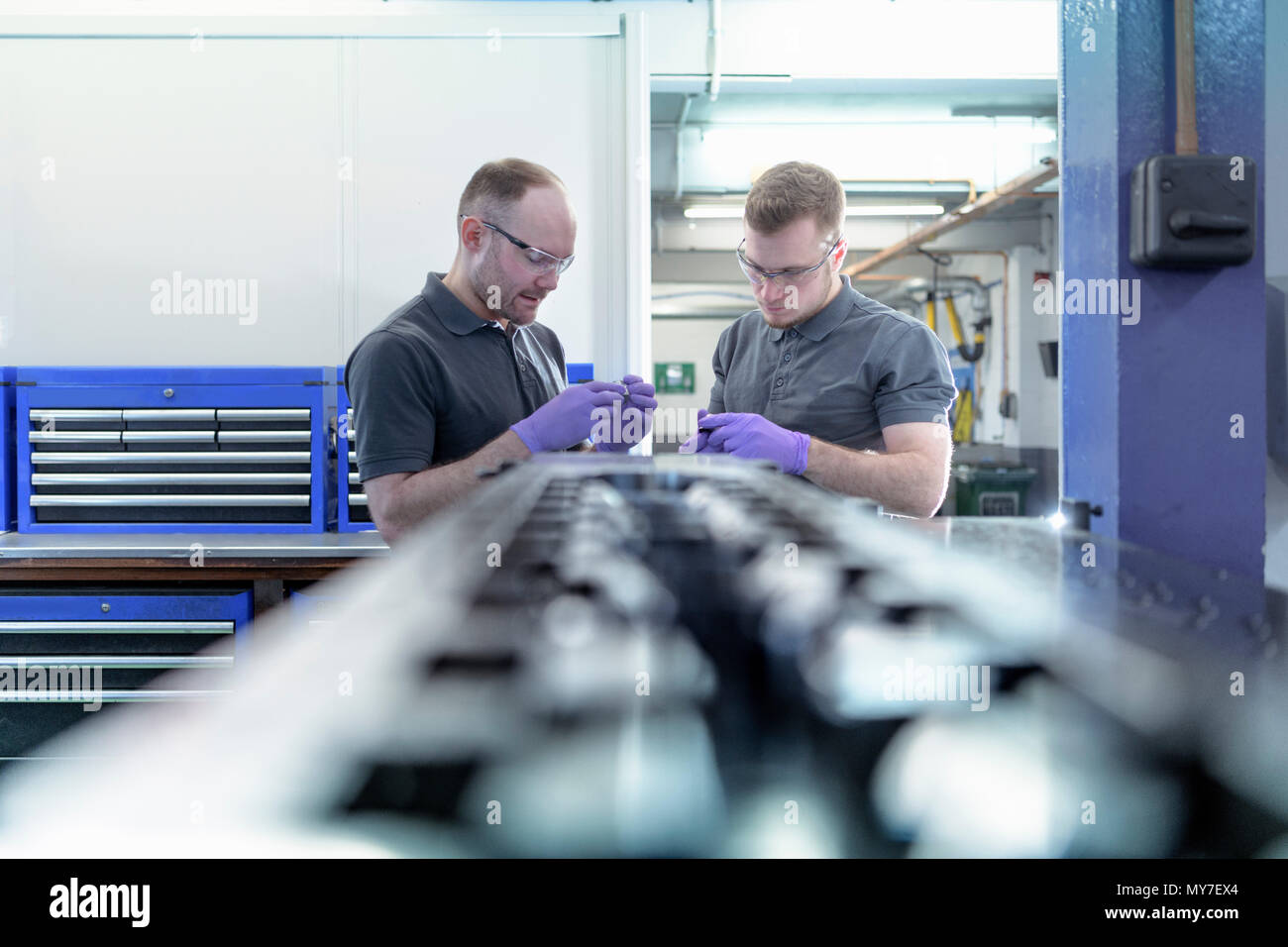 Pressing shirt hi-res stock photography and images - Alamy