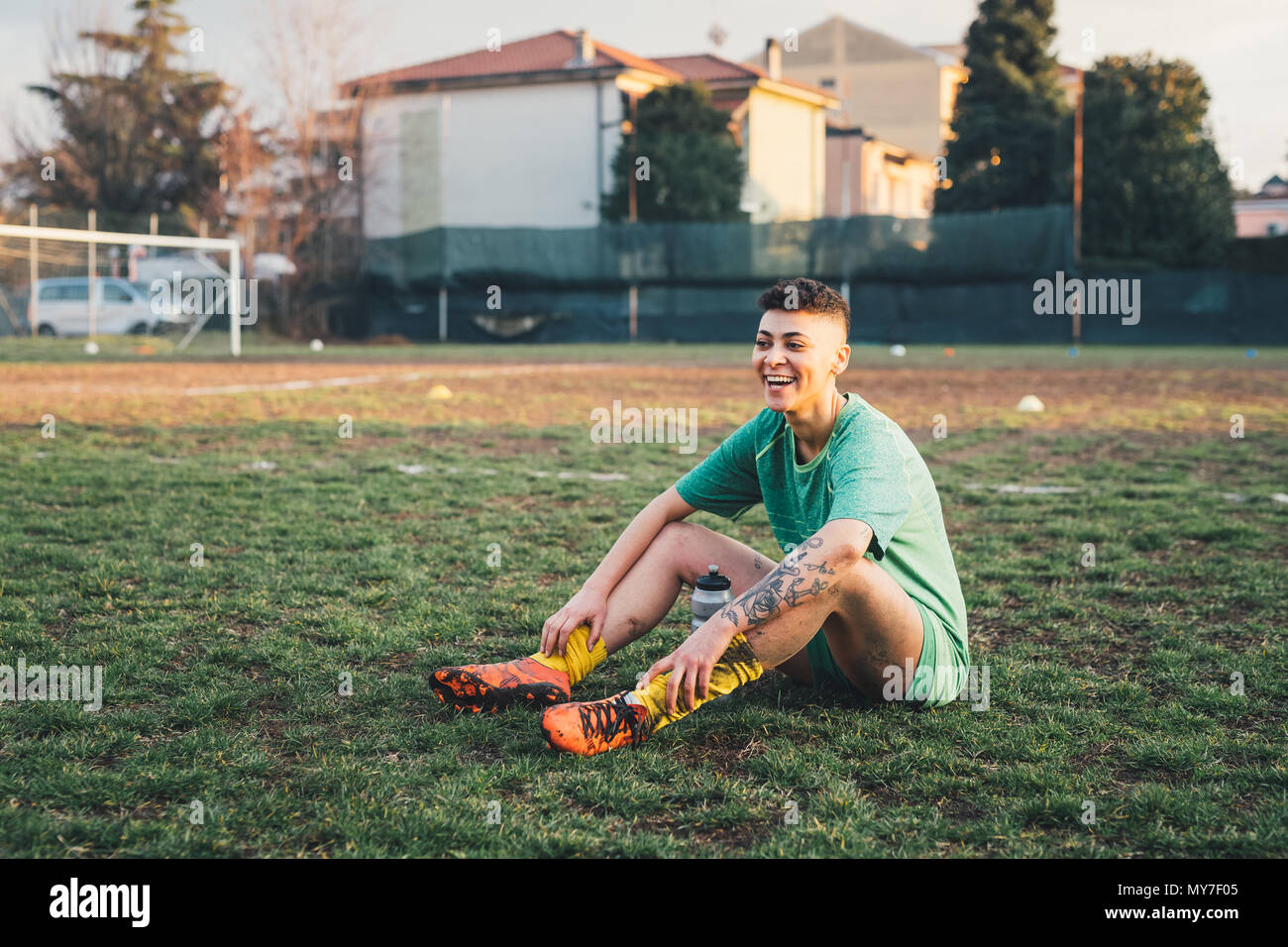 Football taking knee hi-res stock photography and images - Alamy