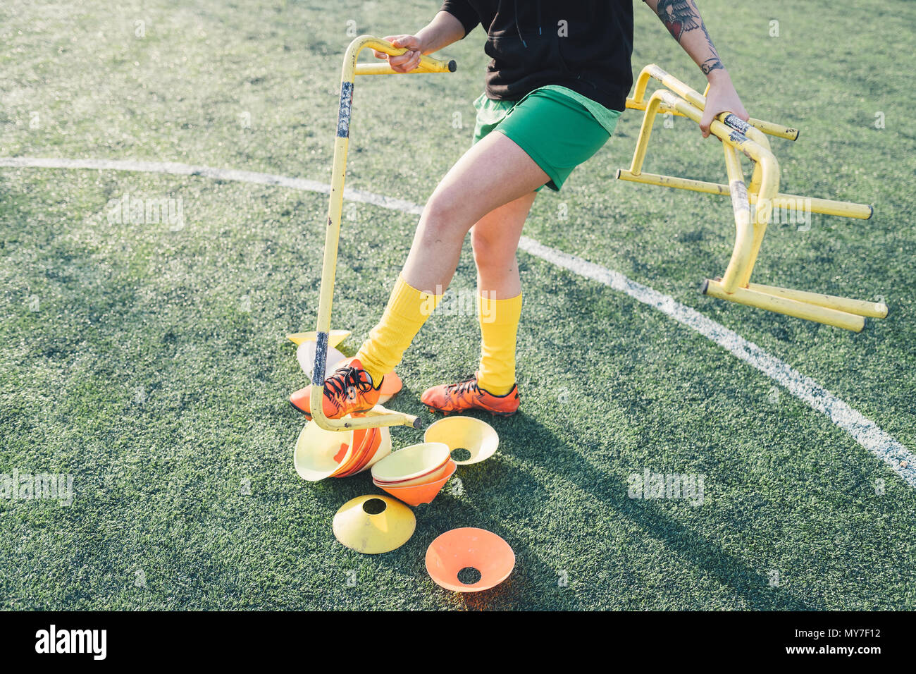 Football player preparing hi-res stock photography and images - Alamy