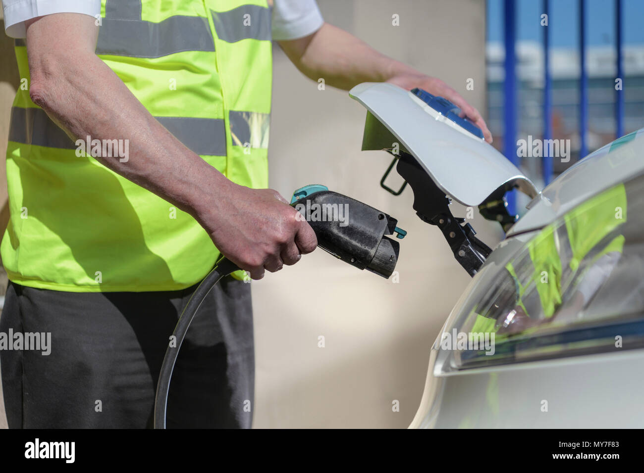 All electric van hi-res stock photography and images - Alamy