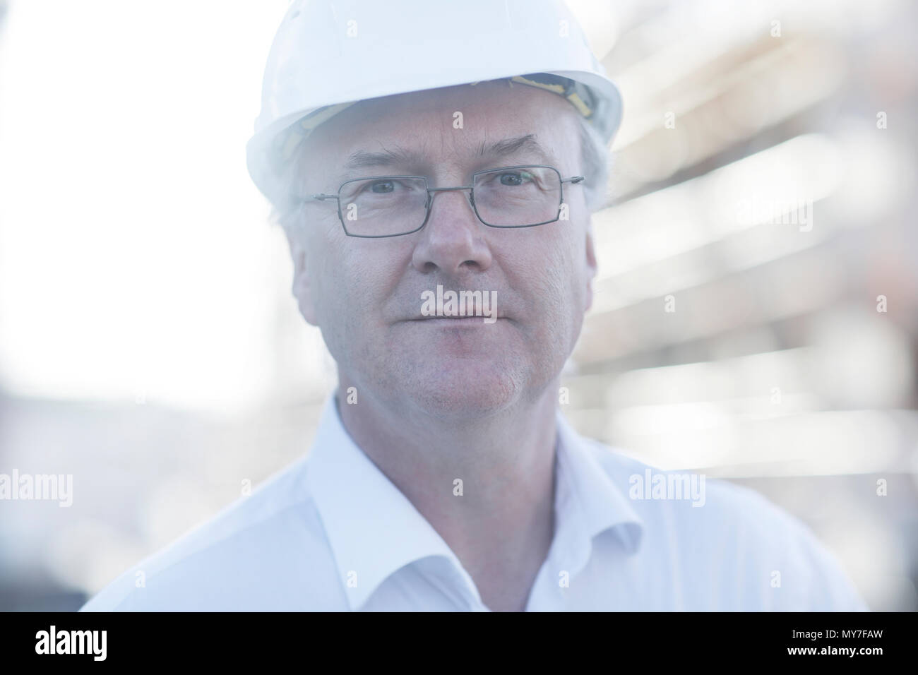 Portrait mature builder wearing hi-res stock photography and images - Alamy