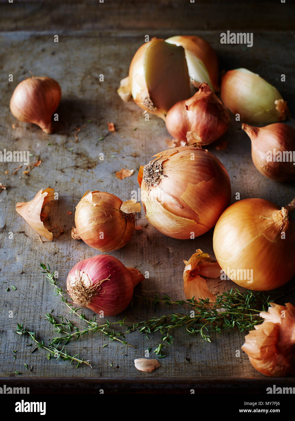 Eschalots hi-res stock photography and images - Alamy