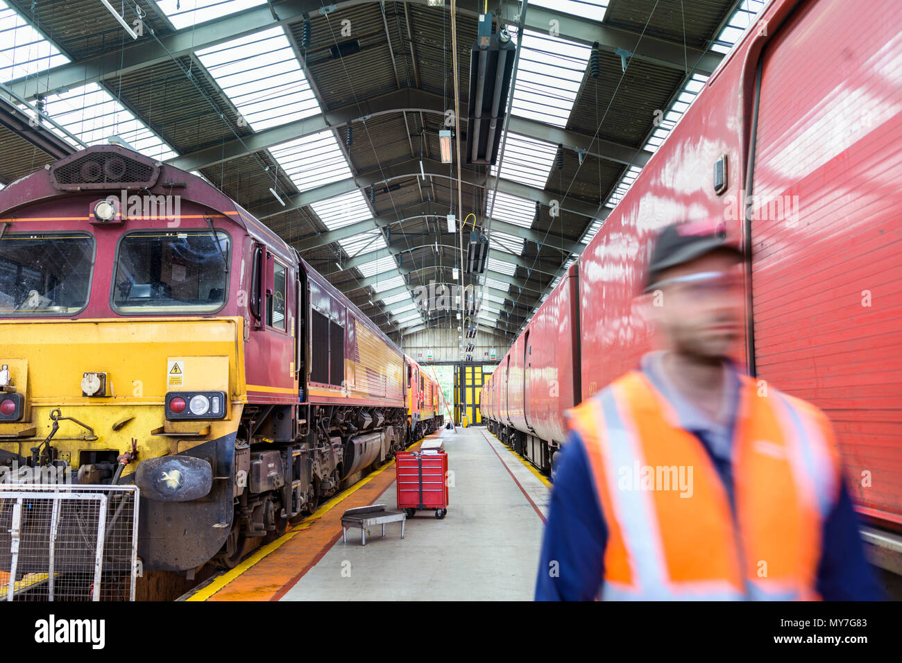 Which platform hi-res stock photography and images - Alamy