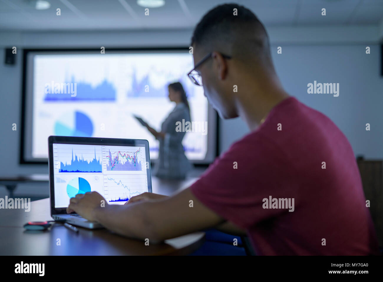 Businessman computer screen charts hi-res stock photography and images ...