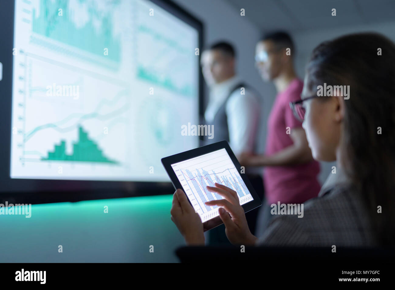 Chart graphs hi-res stock photography and images - Alamy